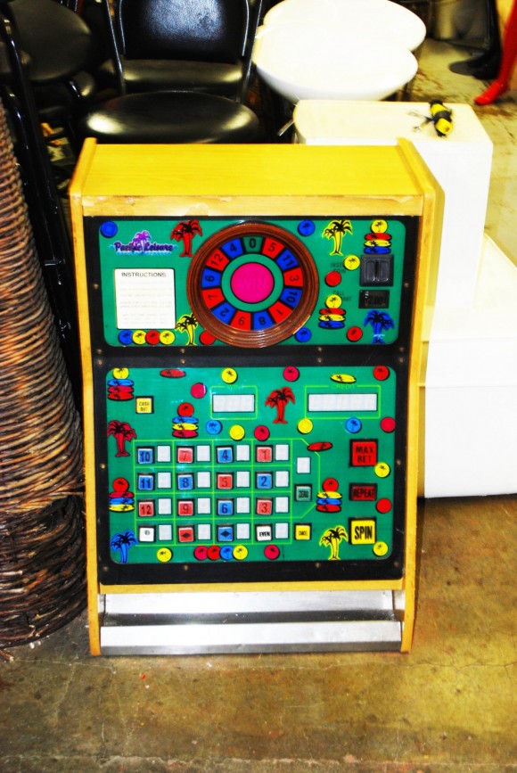 Slot Machine (0.85m (H) x 0.6m (W) 0.45m (D)) - Theme Prop Hire